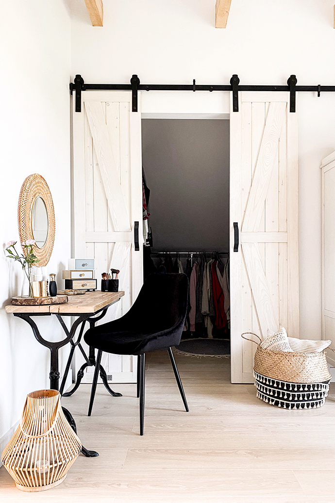 Rustic white wardrobe store